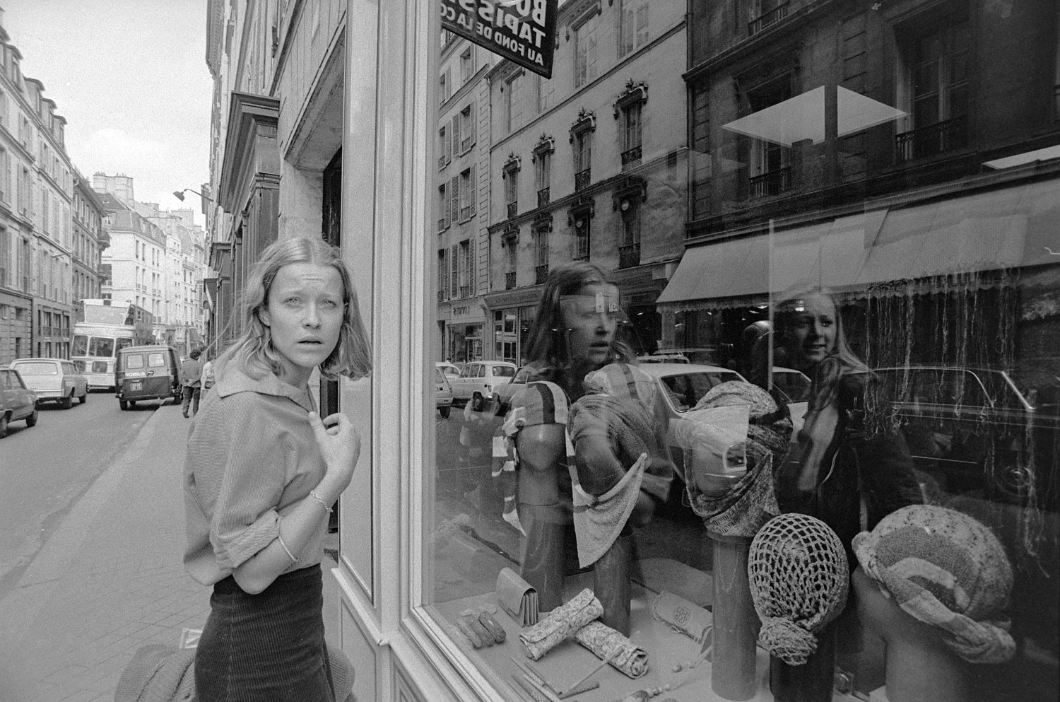 Alfa Castaldi • Typology • Shopwindows