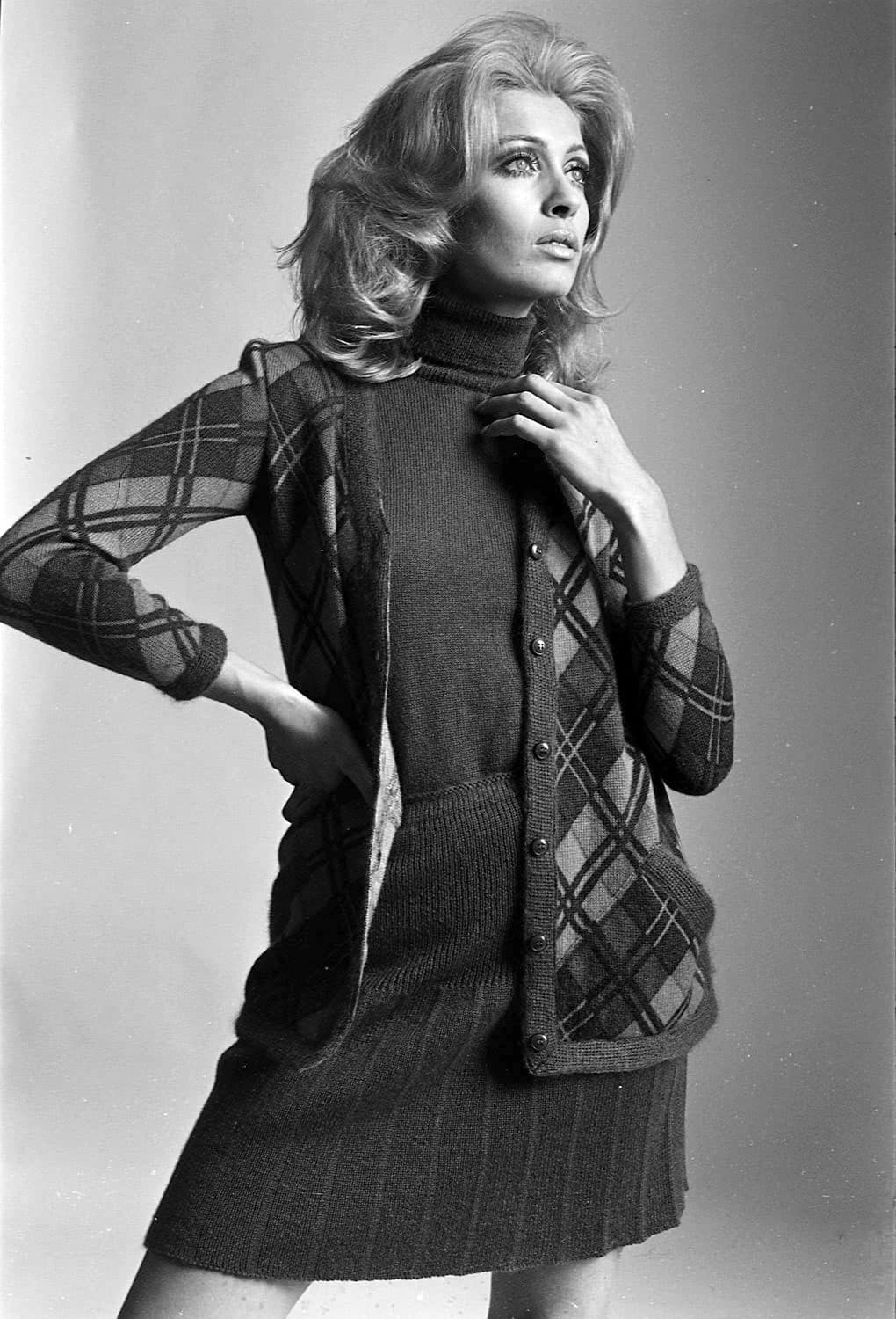 Alfa Castaldi • 37 lavori di Moda